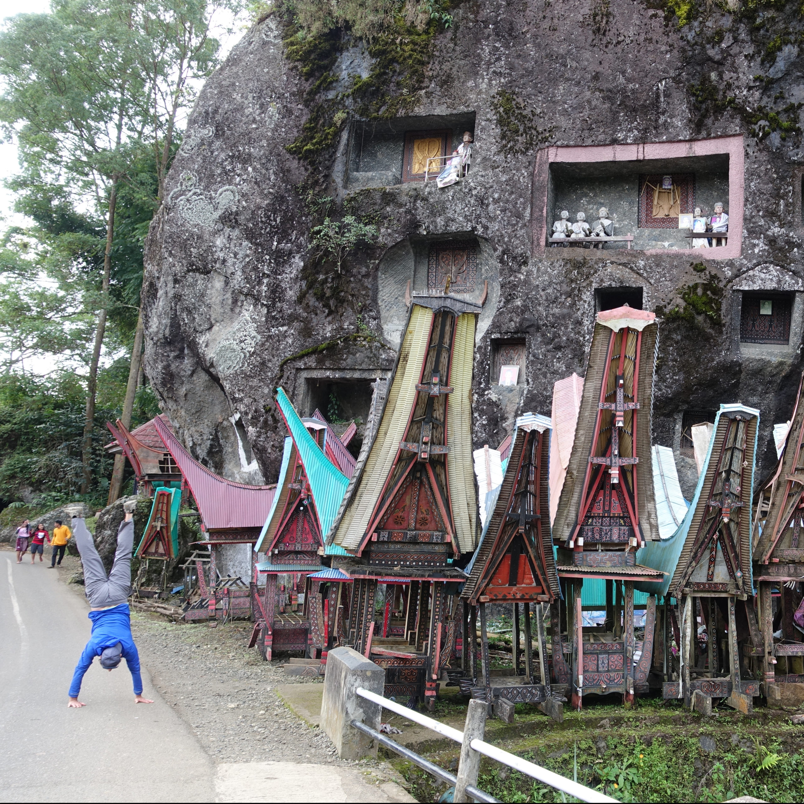 Tana Toraja - Loko’Mata - The world upside-down